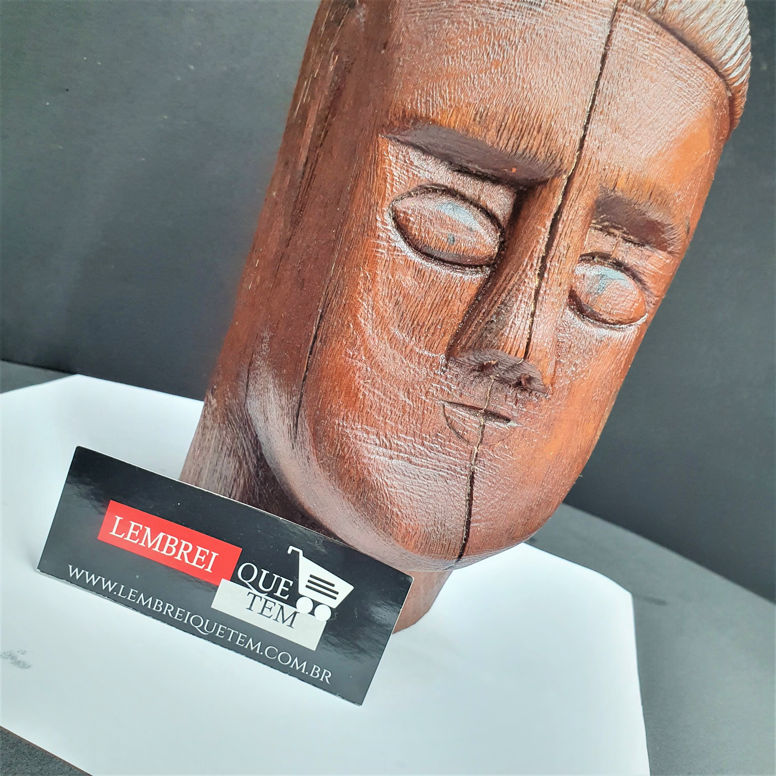 escultura de madeira maciça - Lembrei Que Tem